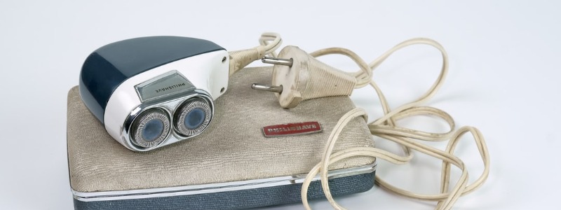 The 3 Best Electric Shavers for the Disabled - Union of Barbers