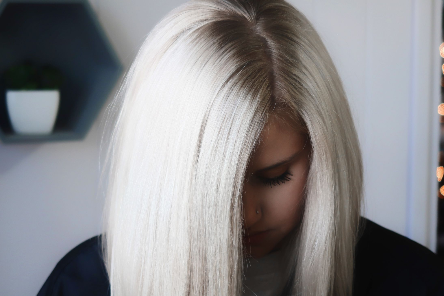 How To Blend Dark Roots With Bleached Or Blonde Hair At Home